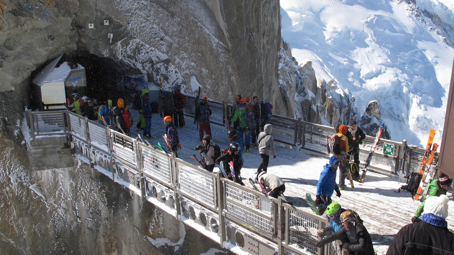 Glacier Rond – Adrian Earlyup